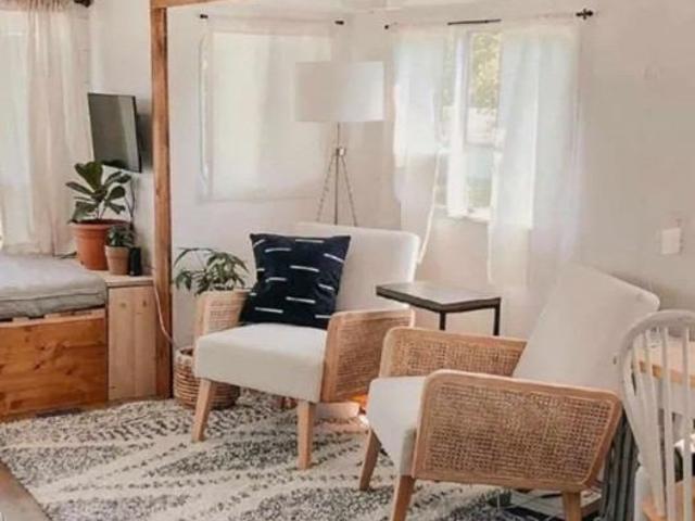 Beautiful Clean Cozy Room