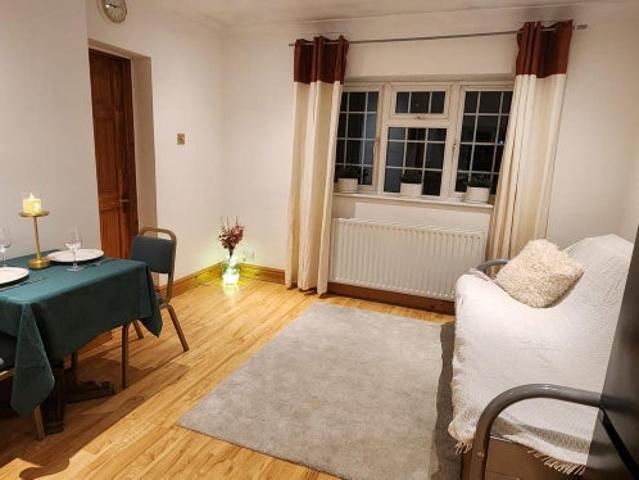 Beautiful, clean and private 1 bed flat