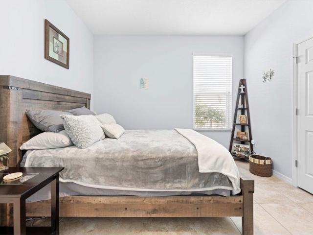 Beautiful, clean and safe room to rent