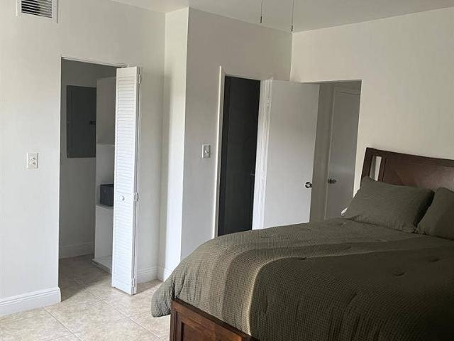 Beautiful CLEAN Efficiency for Rent