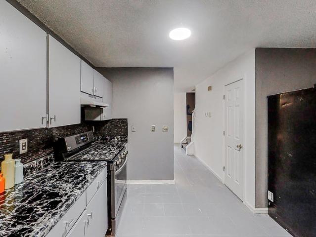 Beautiful culdesac home nested in a quite neighbor