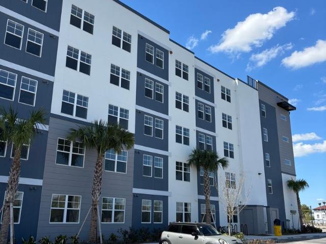 Beautiful and Brand New 1/1 +DEN Apartment in MILLENIA PARK