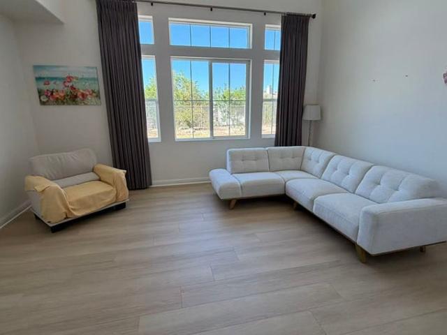 Beautiful and comfortable home in a convenient loc