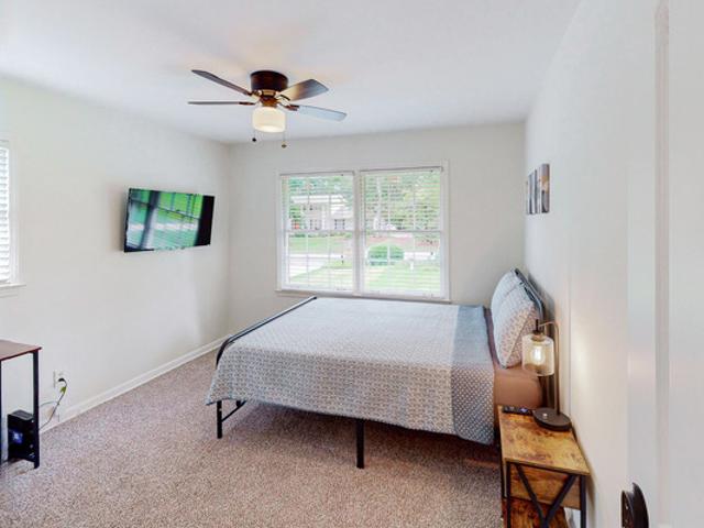 Beautiful and Peaceful PadSplit+ Decatur House with Smart TVs