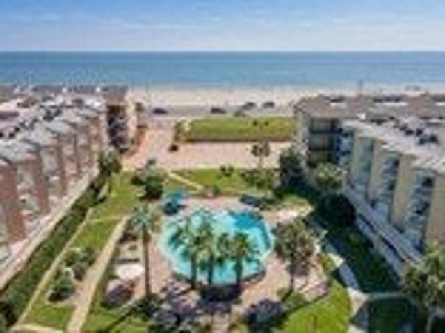 Beautiful and relaxing condo located steps away fr