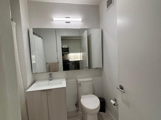 Beautiful and spacious Master Room in 2Bed/1Bath