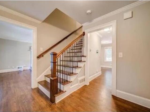 Beautiful and Spacious Home Close To Public Transits