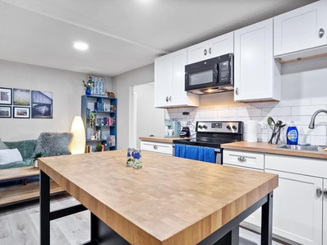 Beautiful and Spacious Ranch Style Home, with bi