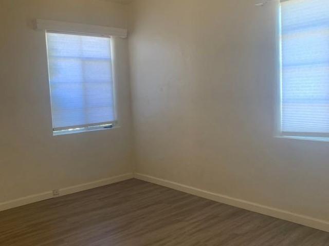Beautiful Apartment Community with Residential Courtyard 1 Bedroom Apartment for Rent at 533 Valencia Dr Se, Albuquerque, NM 87108 South San Pedro