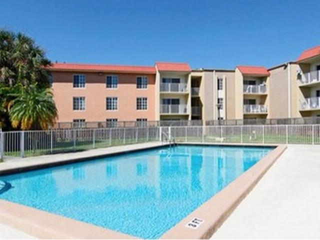 BEAUTIFUL APARTMENT IN THE HEART OF DORAL