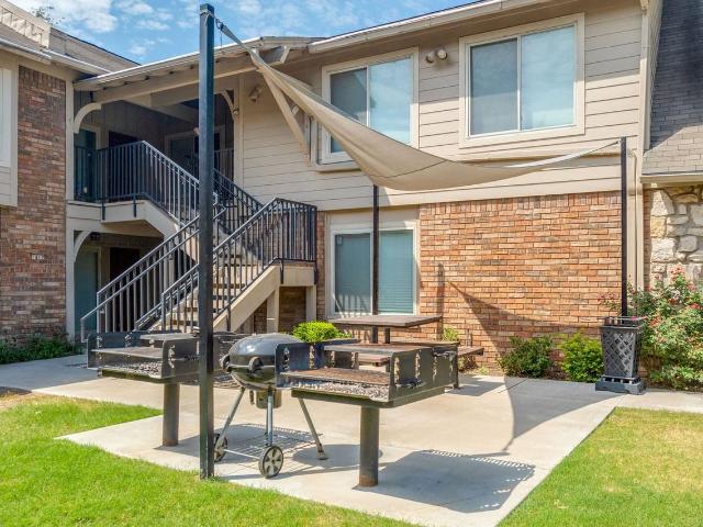 Beautiful Apartments in the heart of Brookside 2 Bedroom Apartment for Rent at 1404 E 41st St, Tulsa, OK 74105