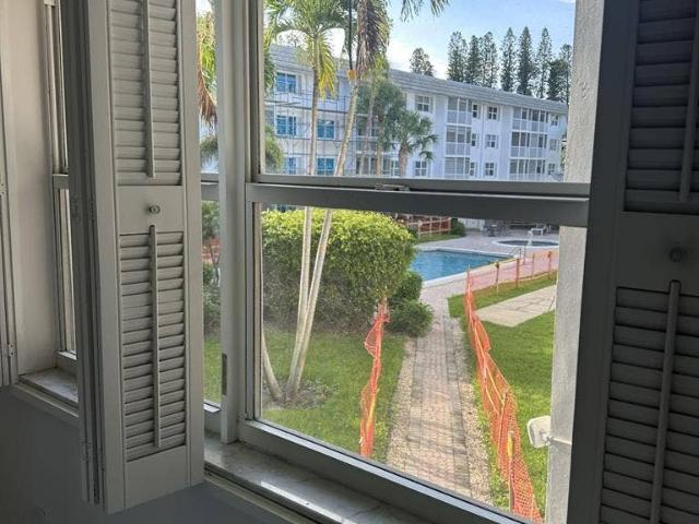 Beautiful Beach living in Boca!