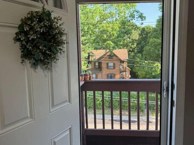 Beautiful _Bedroom Apartment Near Downtown Bristol
