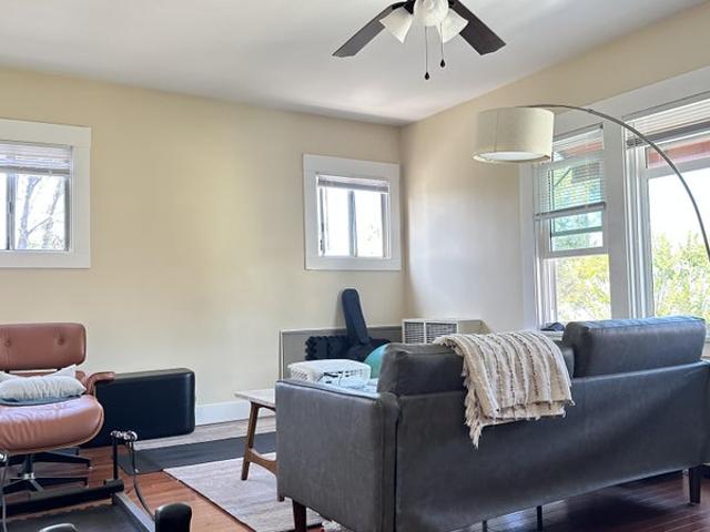 Beautiful, bright 1BR in Belmont Heights