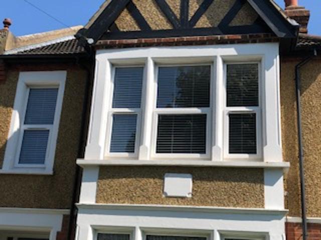 Beautiful Bright 2 Bedroom Flat, Walking Distance to Westcliff Train Station