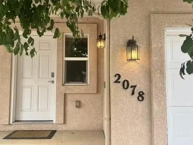 Beautiful bright 4 bedroom townhouse centrally located. 207.