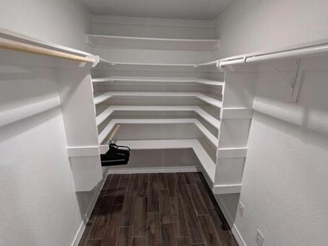 Beautiful Gated Home | High Speed Wi Fi | Minutes From HEB & Hospital