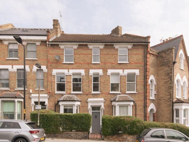 Beautiful garden flat long term rental