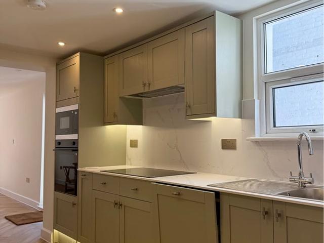 Beautiful Garden Flat Renovated to High Standard