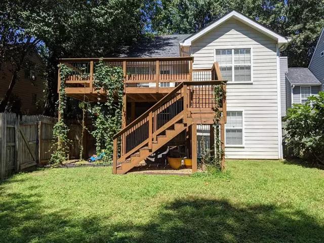 Beautiful Grant Park room available immediately!