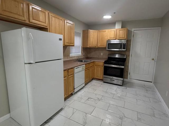 Beautiful Ground Level 1 Bedroom Apartment Now Ava