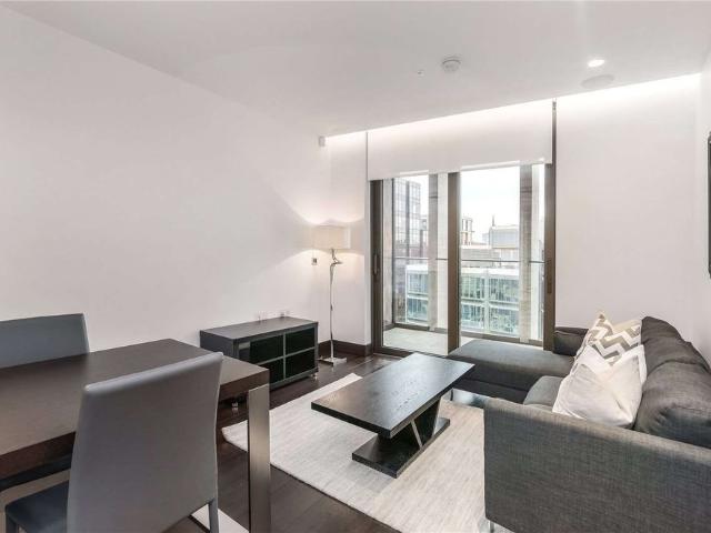 Beautiful double bedroom apartment on the 6th floor of a highly regarded modern development with 24/7 concierge. Easy access 0.2 miles to both St. James's Park and Victoria stations
