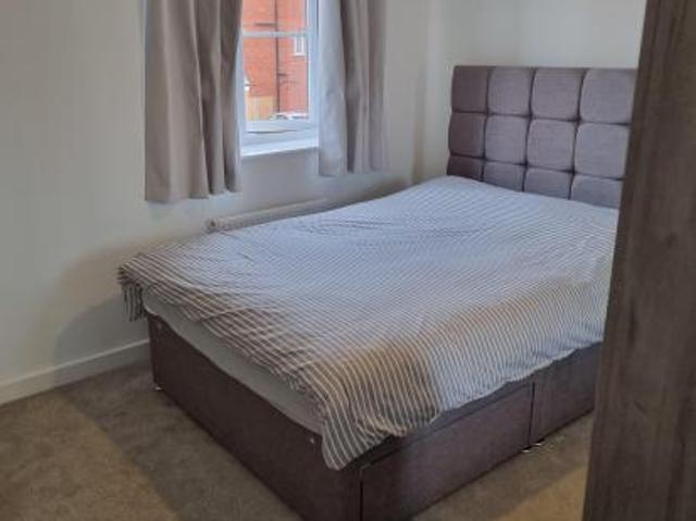 Beautiful Double En Suite Room in New Build DE13 AVAILABLE NOW!– Bills Inc. & Driveway