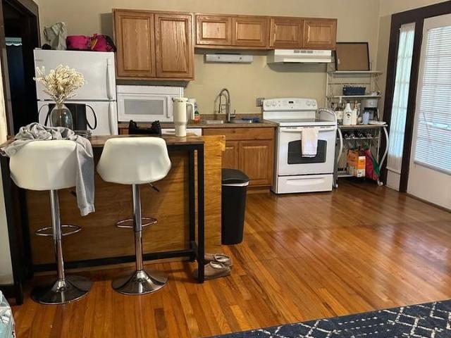 Beautiful downtown quad. 1 and 2 bed units available now. Pets allowed. 1 Bedroom Apartment for Rent at 534 E Call St, Tallahassee, FL 32301 Franklin Call Street