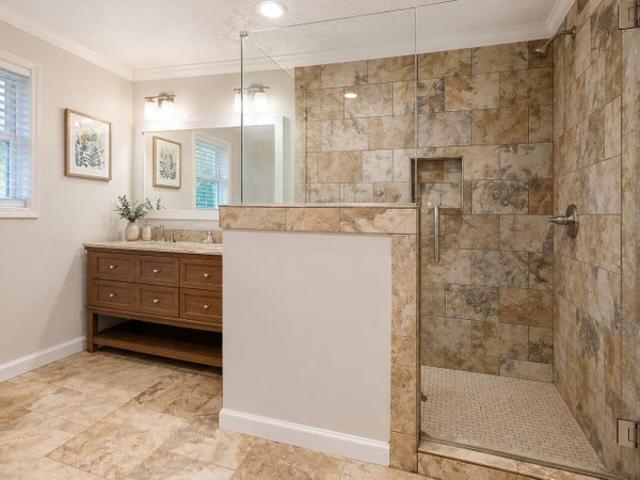 Beautiful Decatur home in quiet neighborhood TOP H