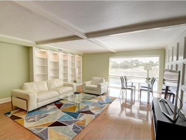 Beautiful Delray 2/2 Condo on Intracoastal