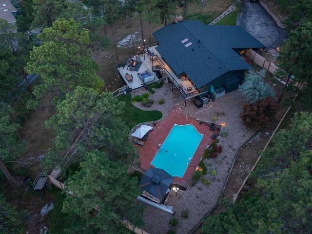 Beautiful family home!
