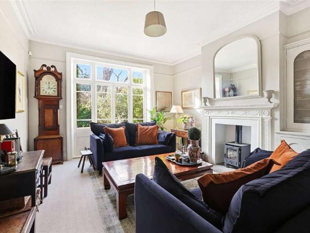 Beautiful family home with outstanding entertaining space and a fabulous garden