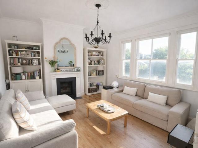 Beautiful Flat, Greenwich Market Sept/Oct