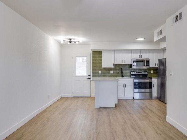 Beautiful Fully Renovated, Gated Community! 1 Bedroom Apartment for Rent at 1637 N 51st St, Phoenix, AZ 85008