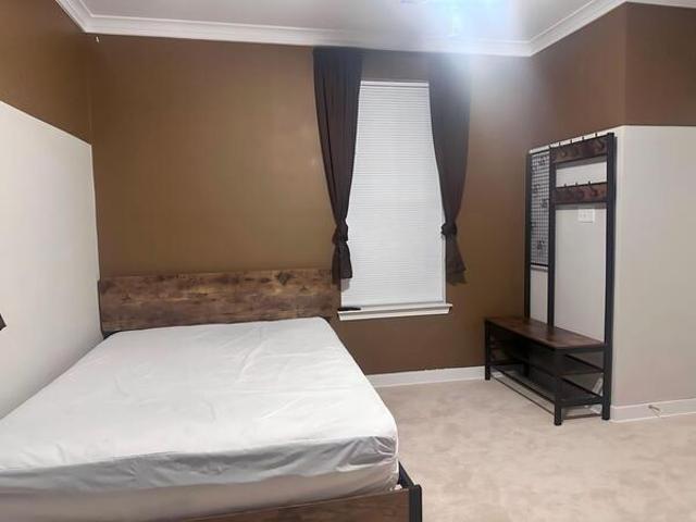 Beautiful + Furnished Hampton Home