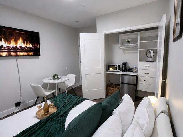 Beautiful Furnished Private room & Private Bath