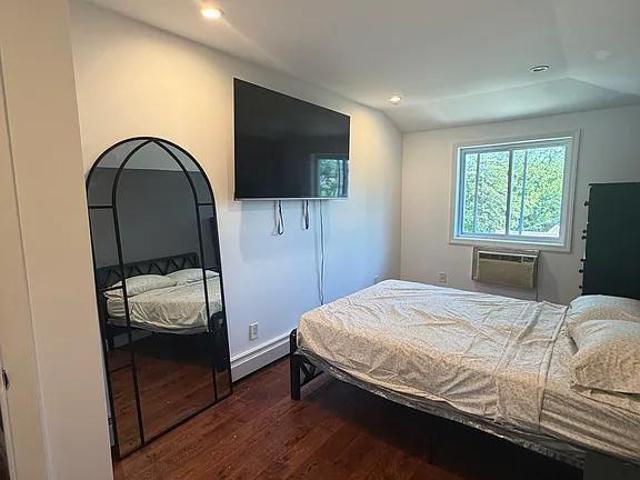 Beautiful Furnished Room For Rent