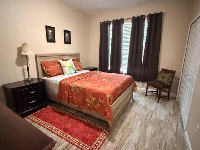 Beautiful Furnished Room In Peaceful Home