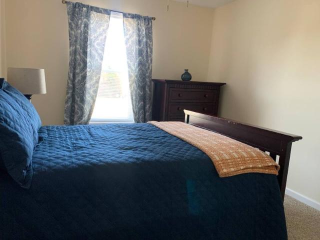 Beautiful furnished room with a personal bathroom