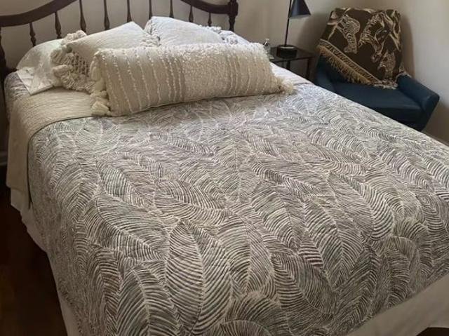 Beautiful furnished room with bathroom for rent