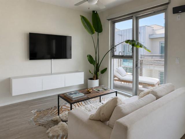 Beautiful Furnished Santa Monica Apartment