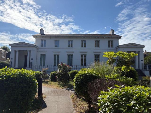 Beautiful furnished 2 bedrooms apartment