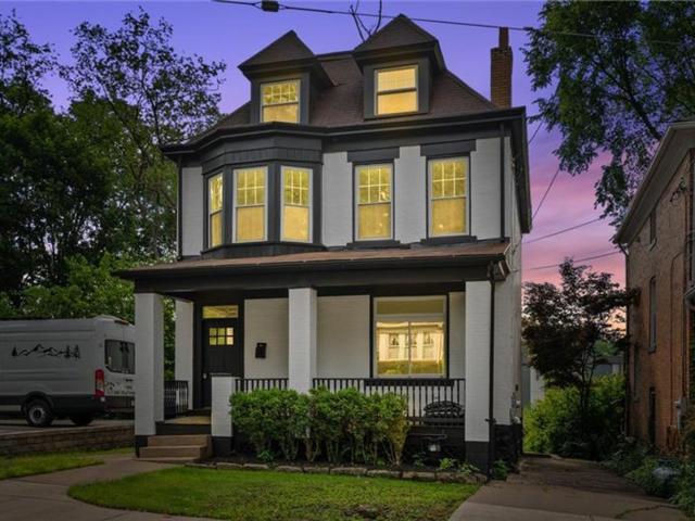 Beautiful Home in the heart of Edgewood