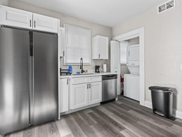 Beautiful home in great Eastside location with Wor