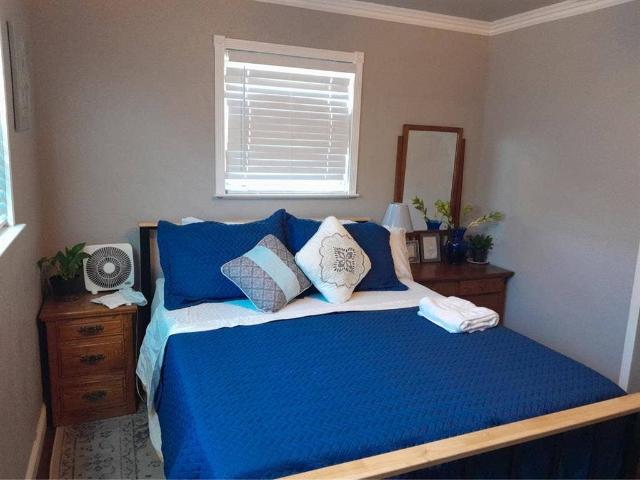 Beautiful home in lovely neiborhood