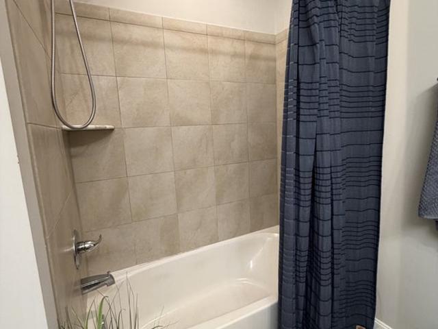 Beautiful Home – Private Room &, Great Location