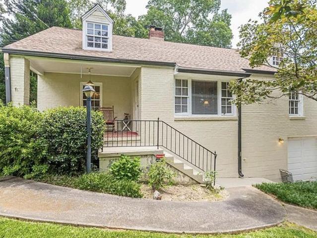 Beautiful & homey Atlanta House with Television