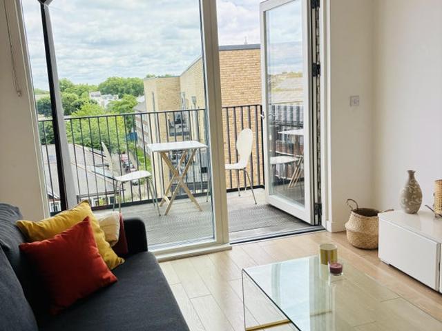 Beautiful Hackney flat to sublet 1 month