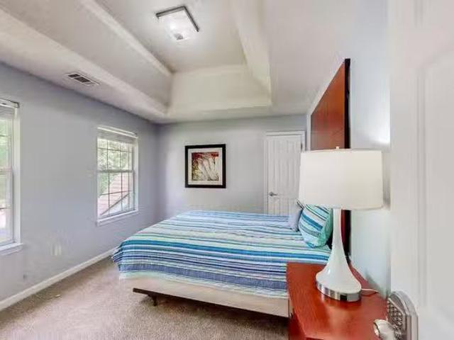 Beautiful & high quality Decatur House with Workspace id. 8196