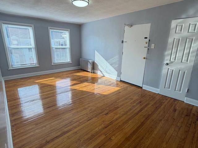 Beautiful One Bedroom Apartment Now Available In E